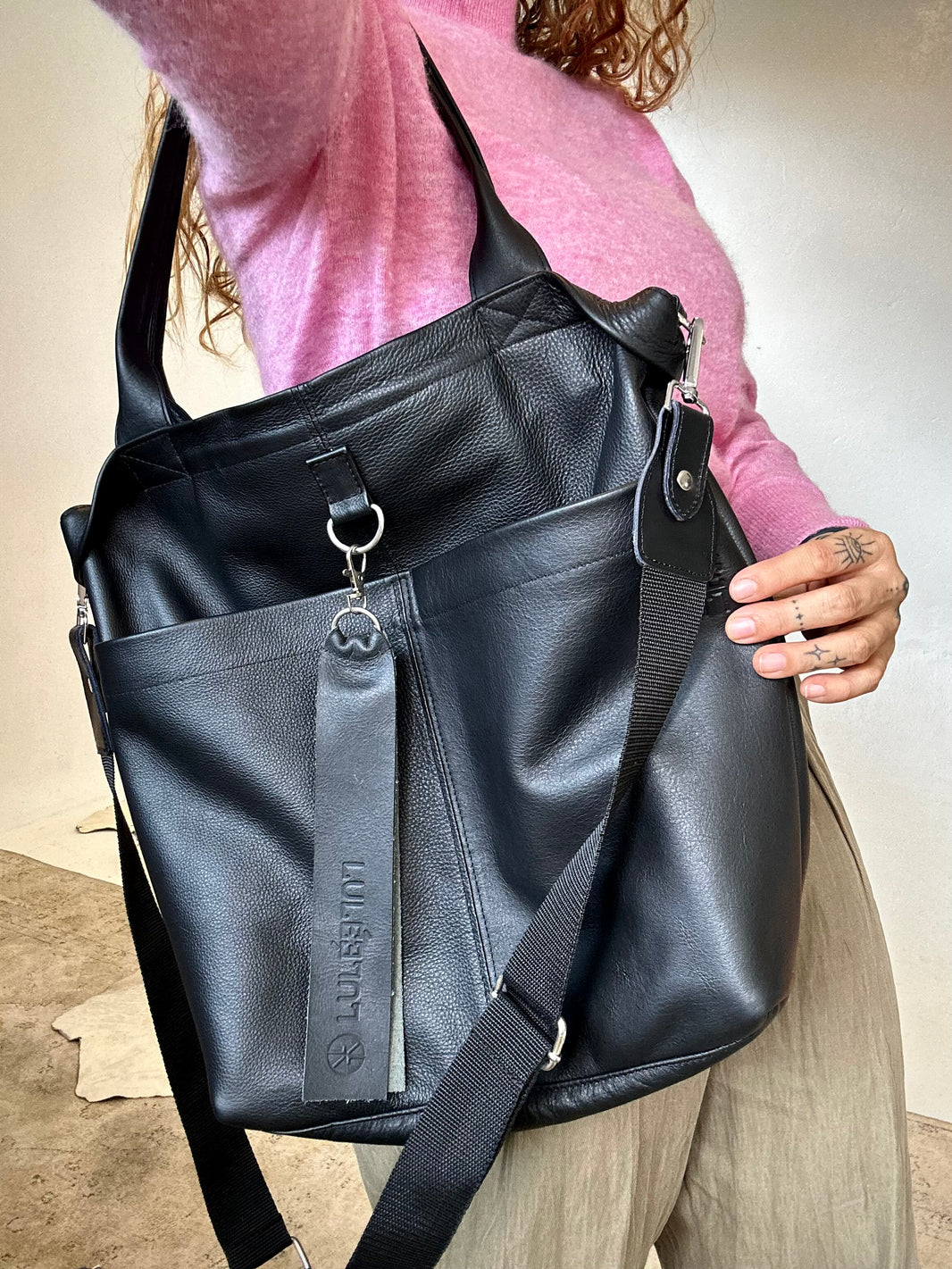 Lolo Bag, tote bag multiusos en cuero, hecha a mano en Colombia – LULÉ LULÉ BAGS